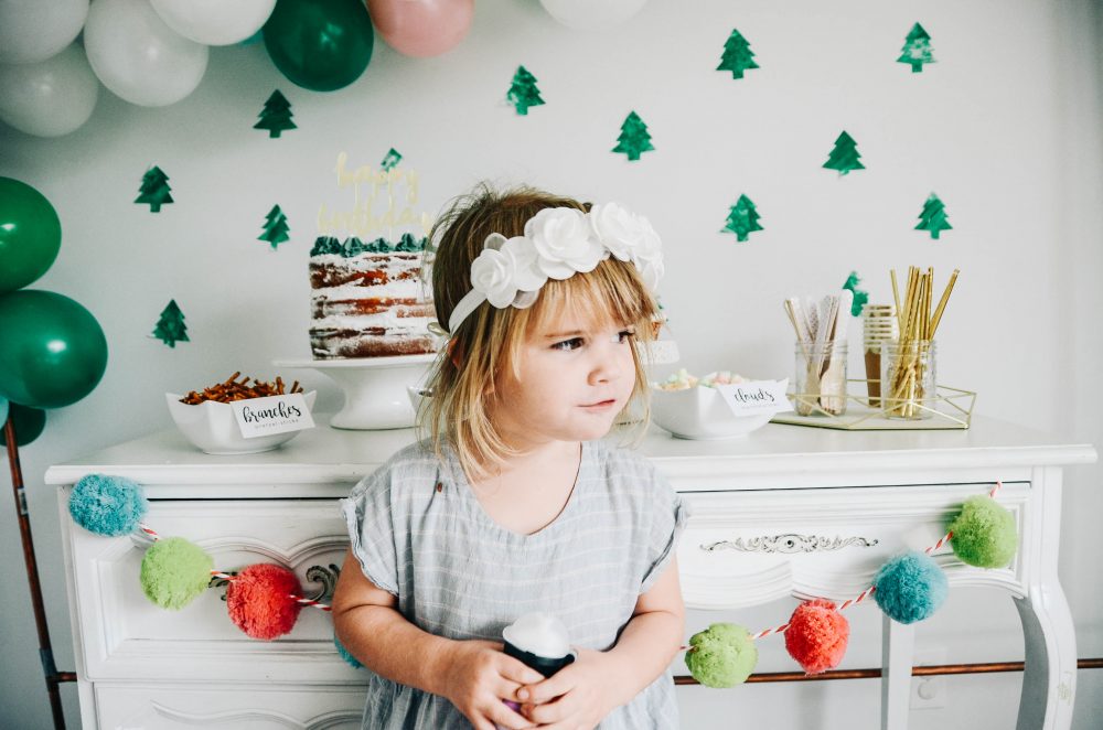 Woodland Four-est (Forest) Themed Birthday Party Decor | DIY Ideas and ...